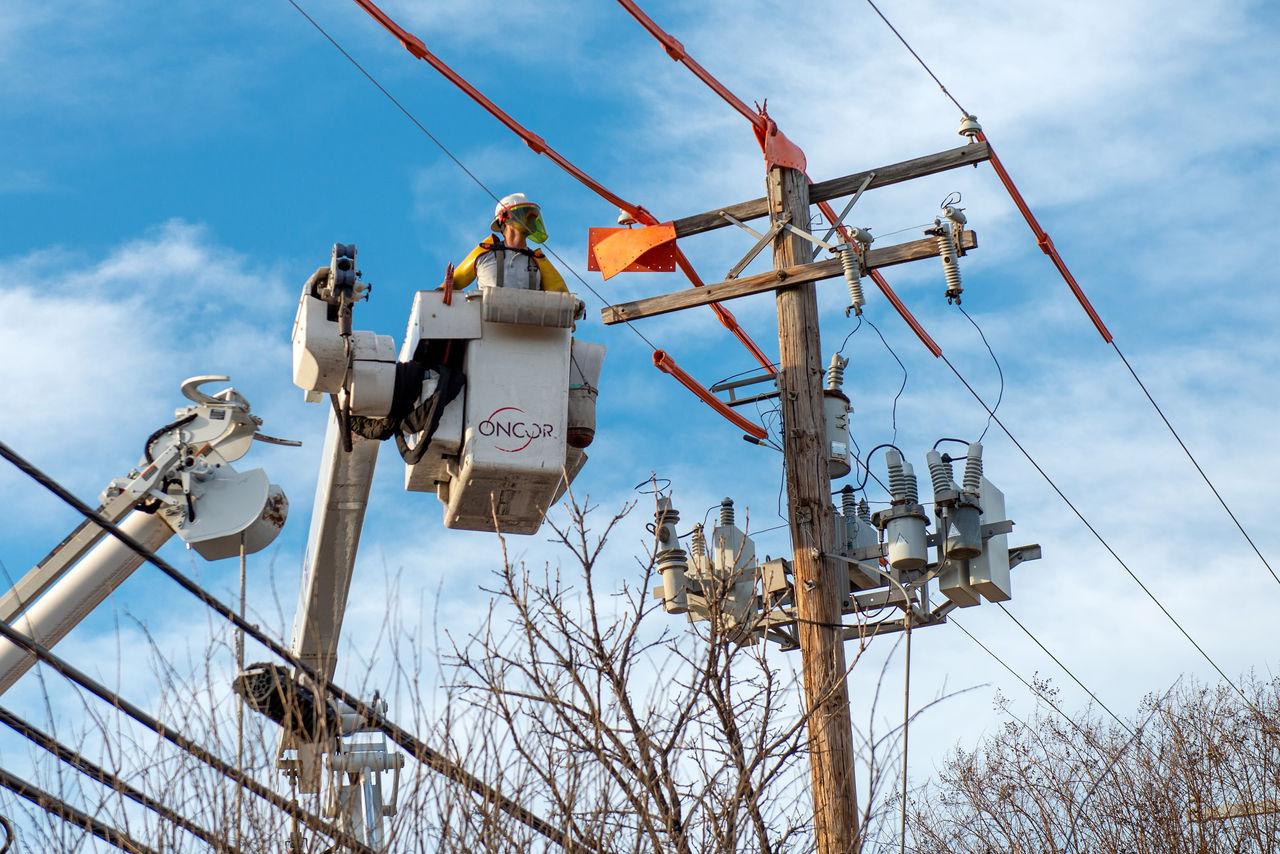 Oncor Teams Deployed as Constant Severe Winds Cause Outages